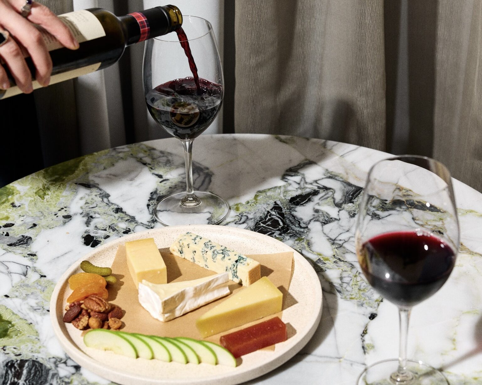 Lounge & Dining Bookings | Ovolo Woolloomooloo Hotel, Sydney